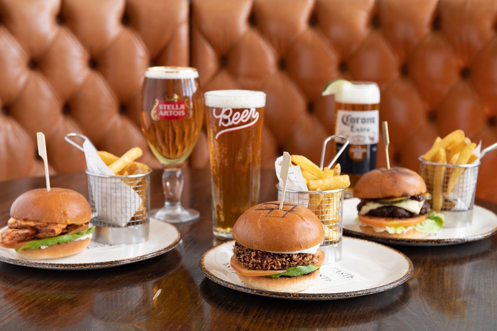 Brighton Metropole Bar - The Met Bar - Hilton Brighton