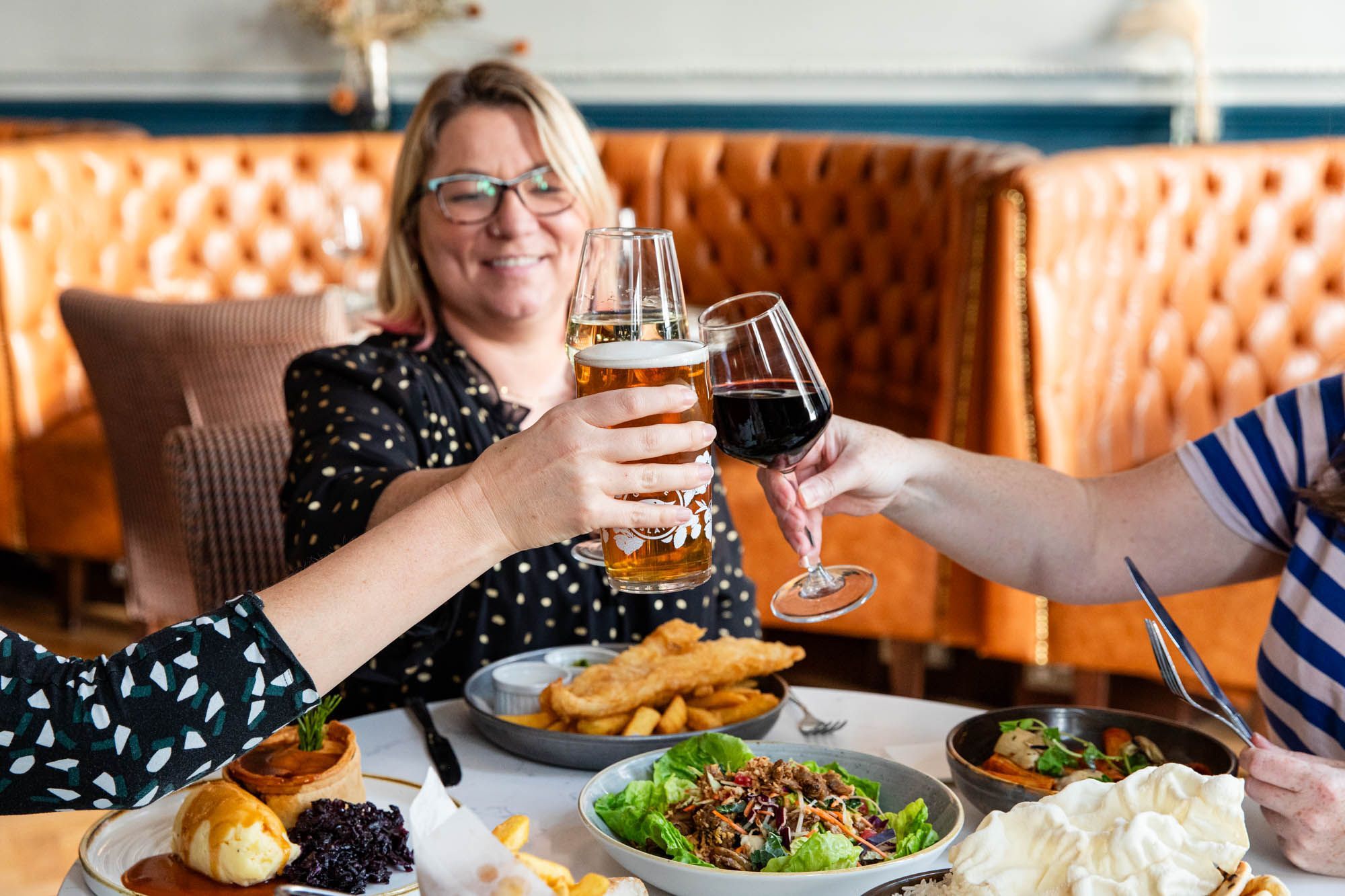 Brighton Metropole Bar - The Met Bar - Hilton Brighton