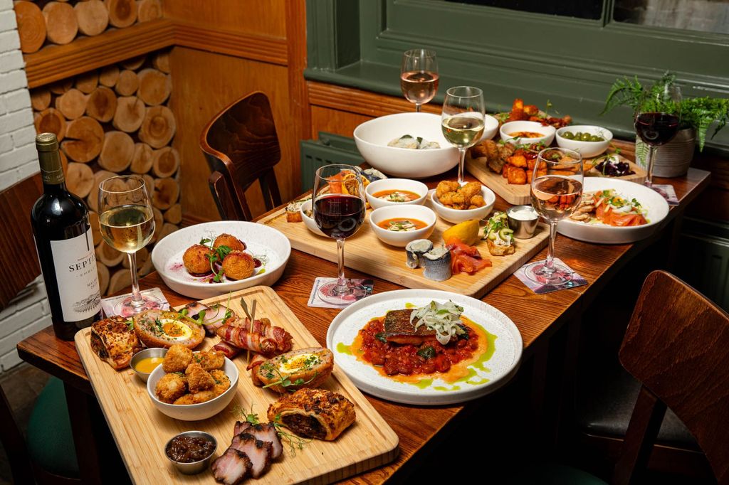 Hove Place Pub and Gardens | Popular food pub - reviews, booking