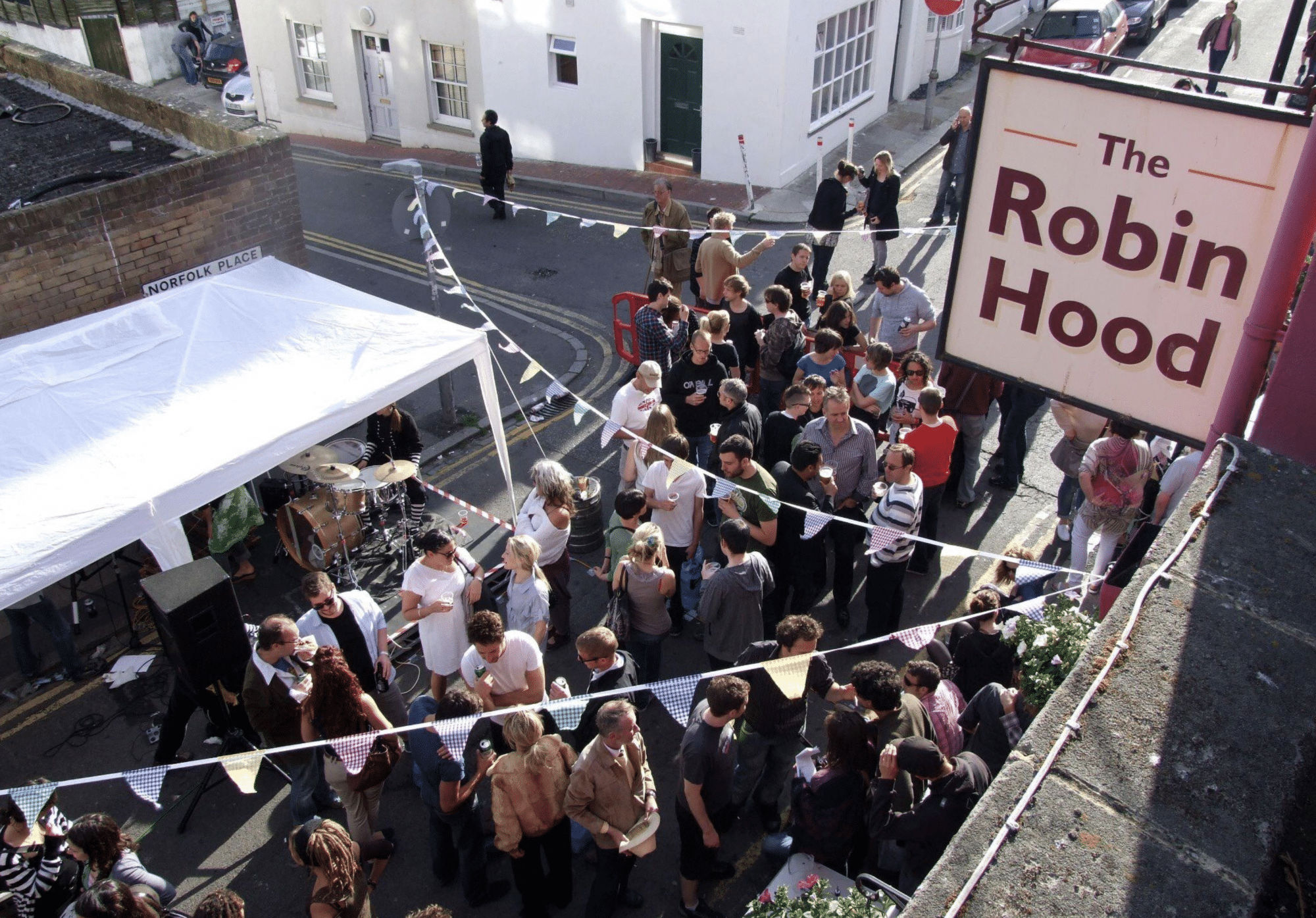 The Robin Hood Brighton | Norfolk Square Brighton | Voted Best Pub 2019