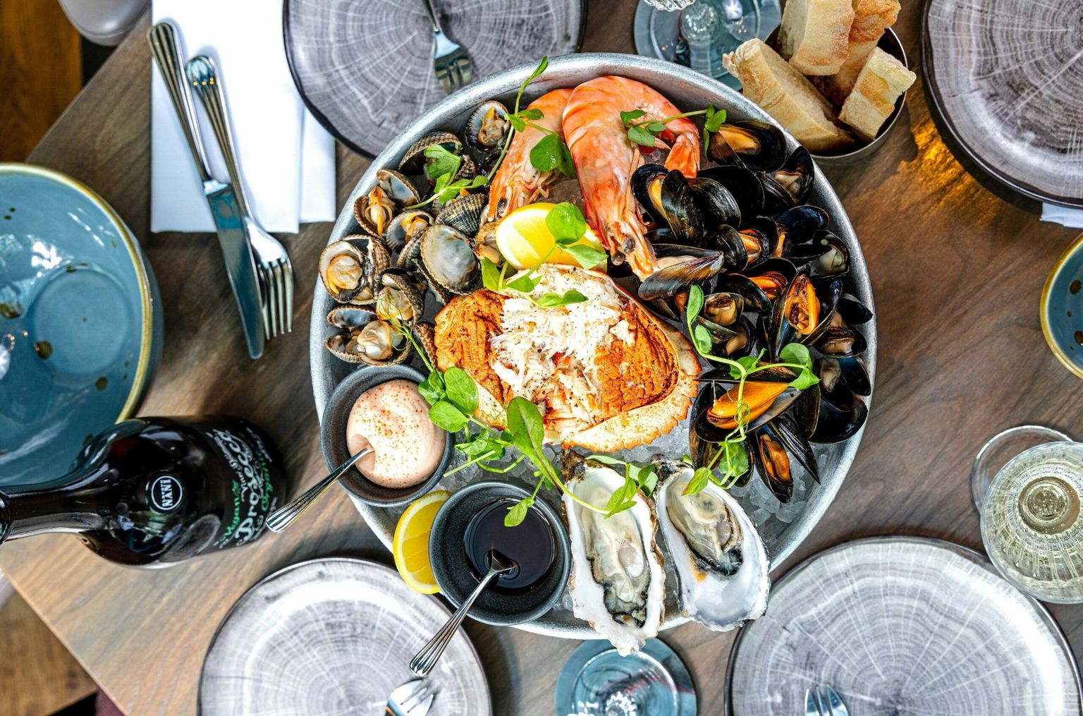 Cyan Restaurant | Stylish all day eatery - read reviews, book online