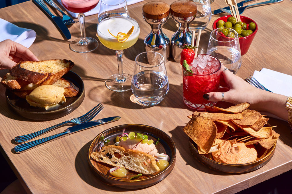 Cyan Restaurant | Stylish all day eatery - read reviews, book online