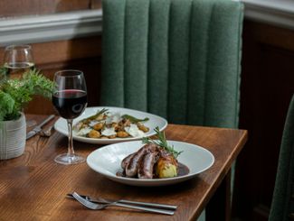 Hove Place Pub and Gardens | Popular food pub - reviews, booking