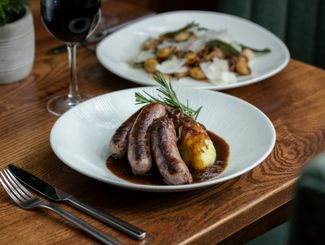 Hove Place Pub and Gardens | Popular food pub - reviews, booking