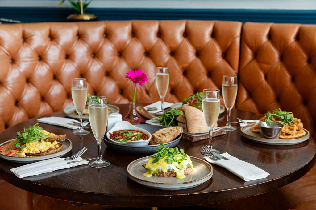 Brighton Metropole Bar - The Met Bar - Hilton Brighton
