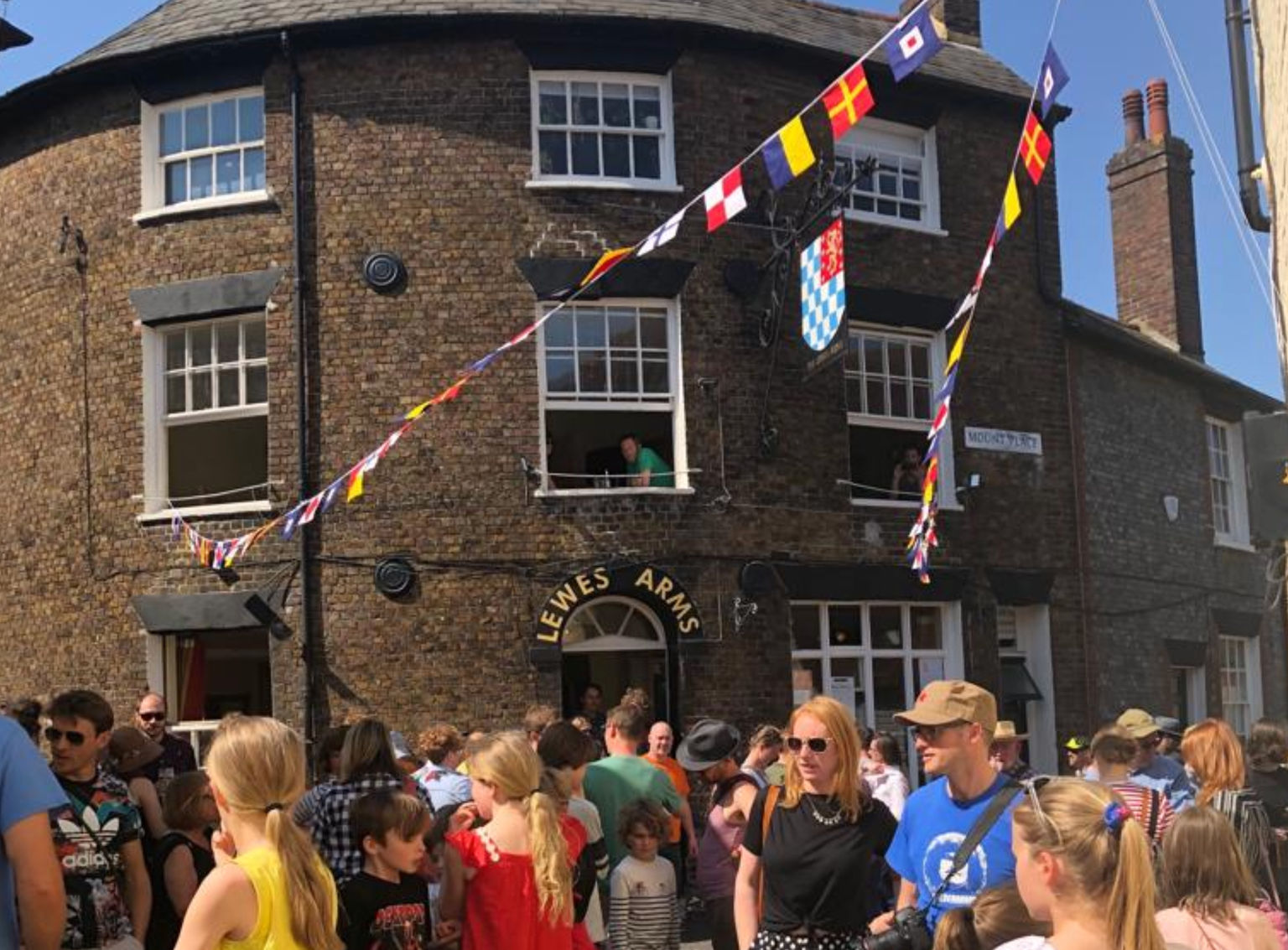 Pubs in Lewes Town Centre Guide | Includes Bars and Breweries